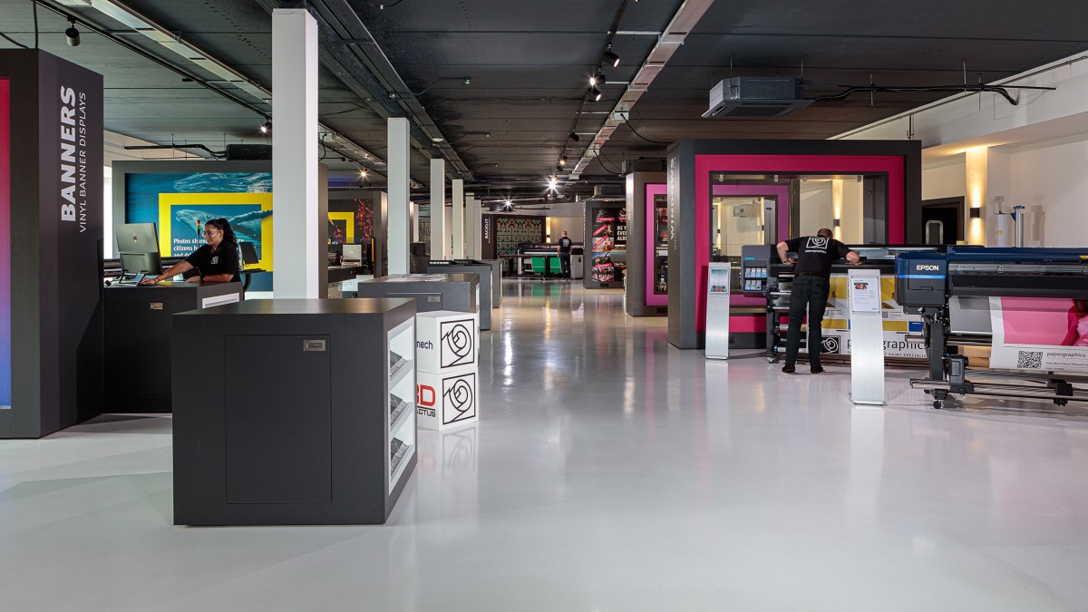 Large-Format Printer Customer Experience & Applications Centre ...