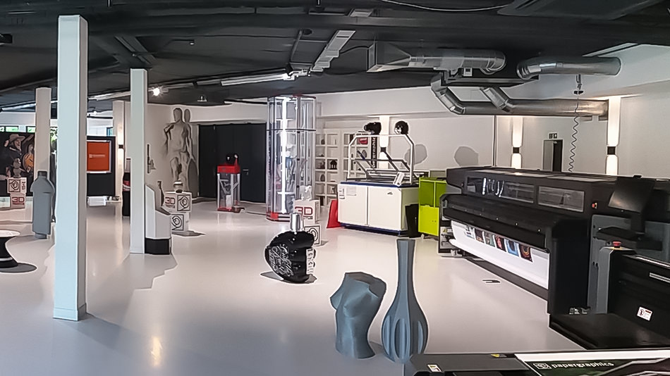 Large-Format Printer Customer Experience & Applications Centre ...