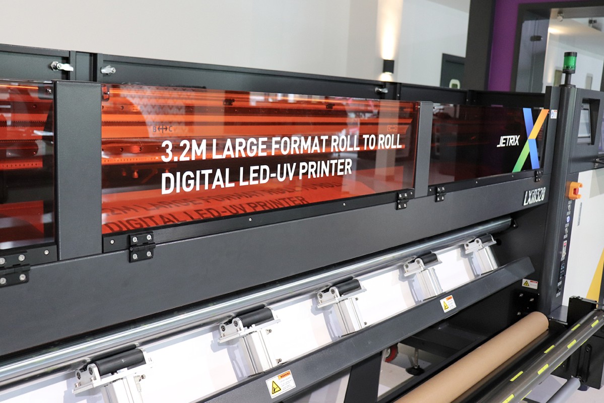 Jetrix Roll-to-Roll LED-UV Printers - Papergraphics