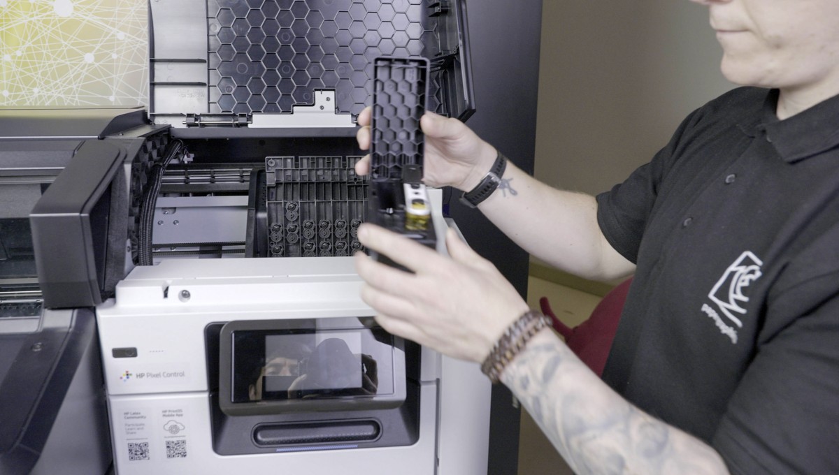 HP Latex 630W - Papergraphics Test Review of HP’s latest Latex Printer ...